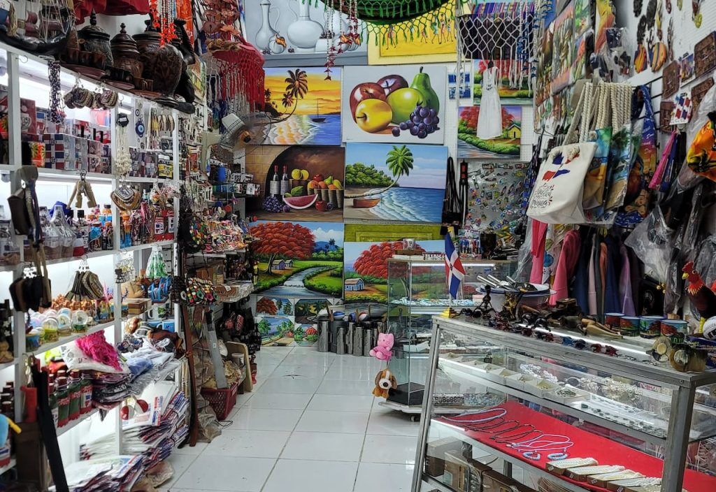 Mercado Modelo: Artesanías y Cultura en Santo Domingo